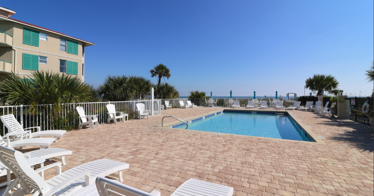 Unforgettable Oceanfront Cottage Rentals' Condos | VisitTybee.com